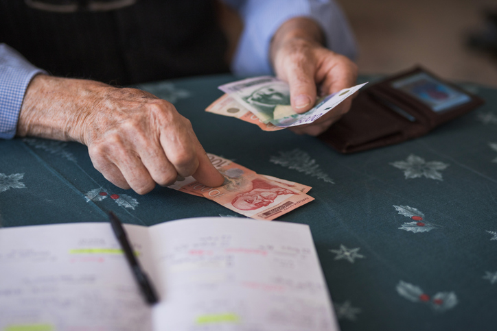 Počela isplata majskih penzija - evo ko prvi dobija novac - Naslovi.net